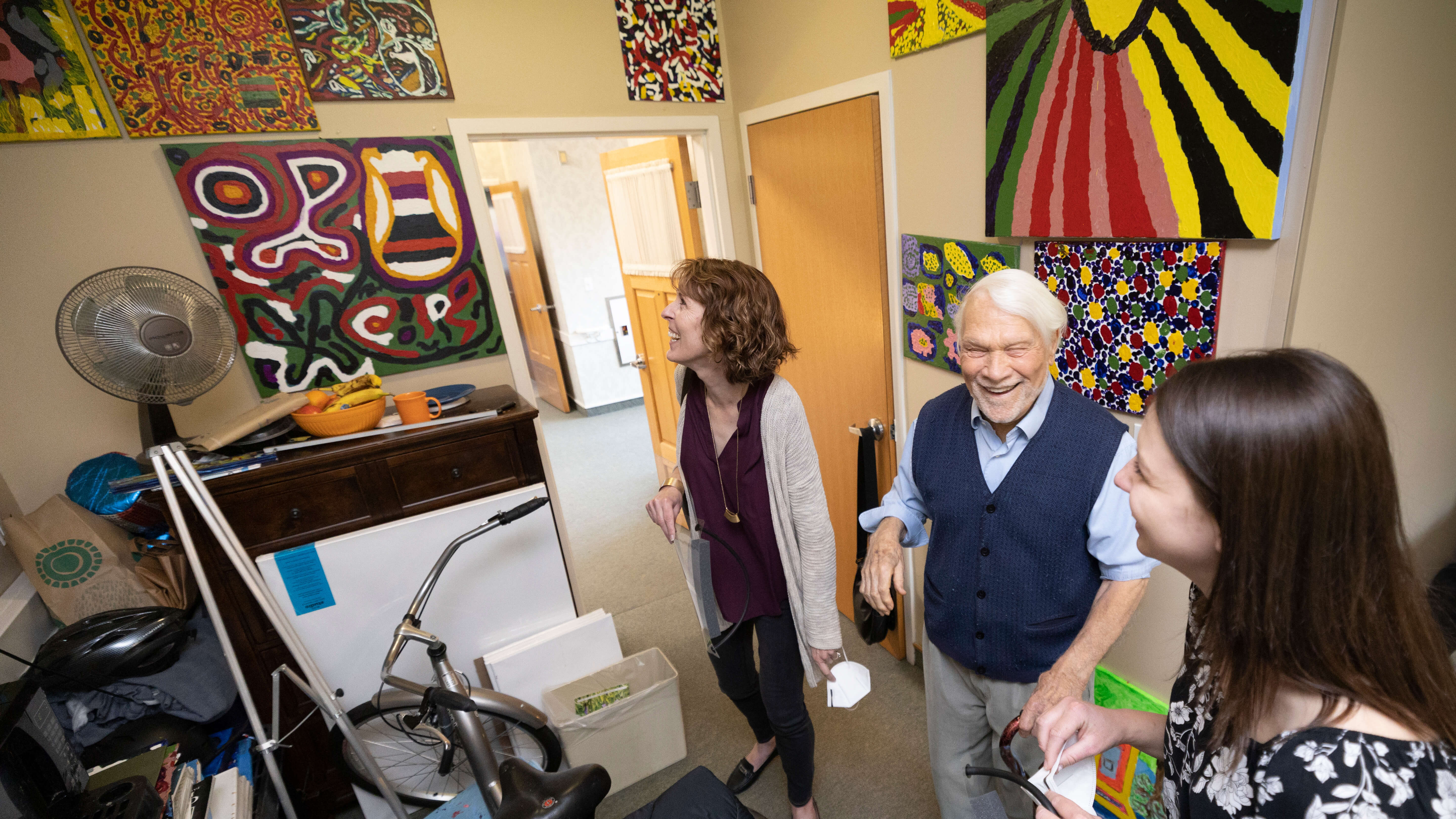 Book project unites students, people living with dementia | Quinnipiac ...